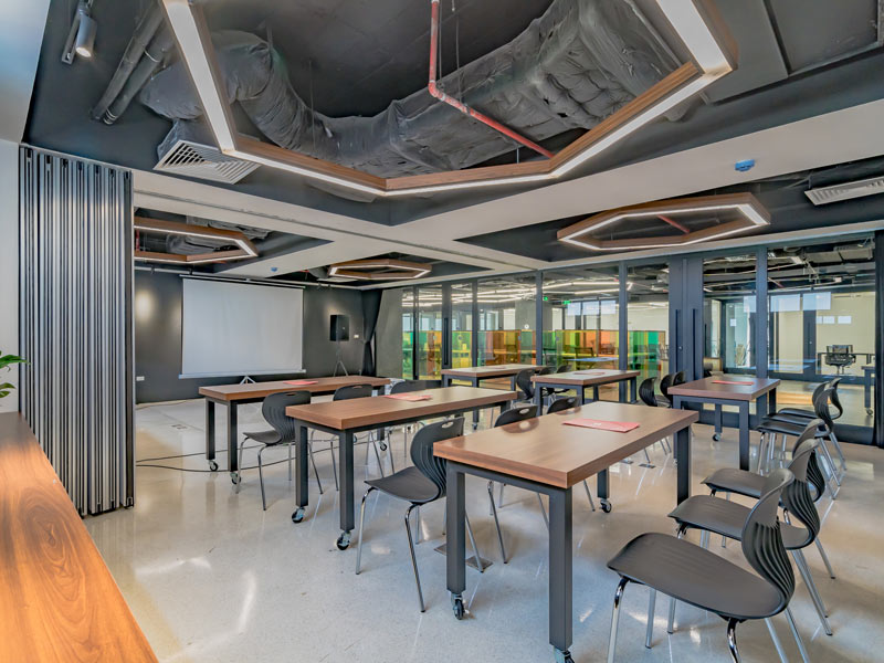 Toong Coworking Space | Serviced office for rent - Maison Office