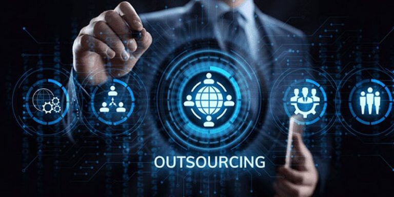 Outsource là gì? Phân biệt công ty Outsource và Product